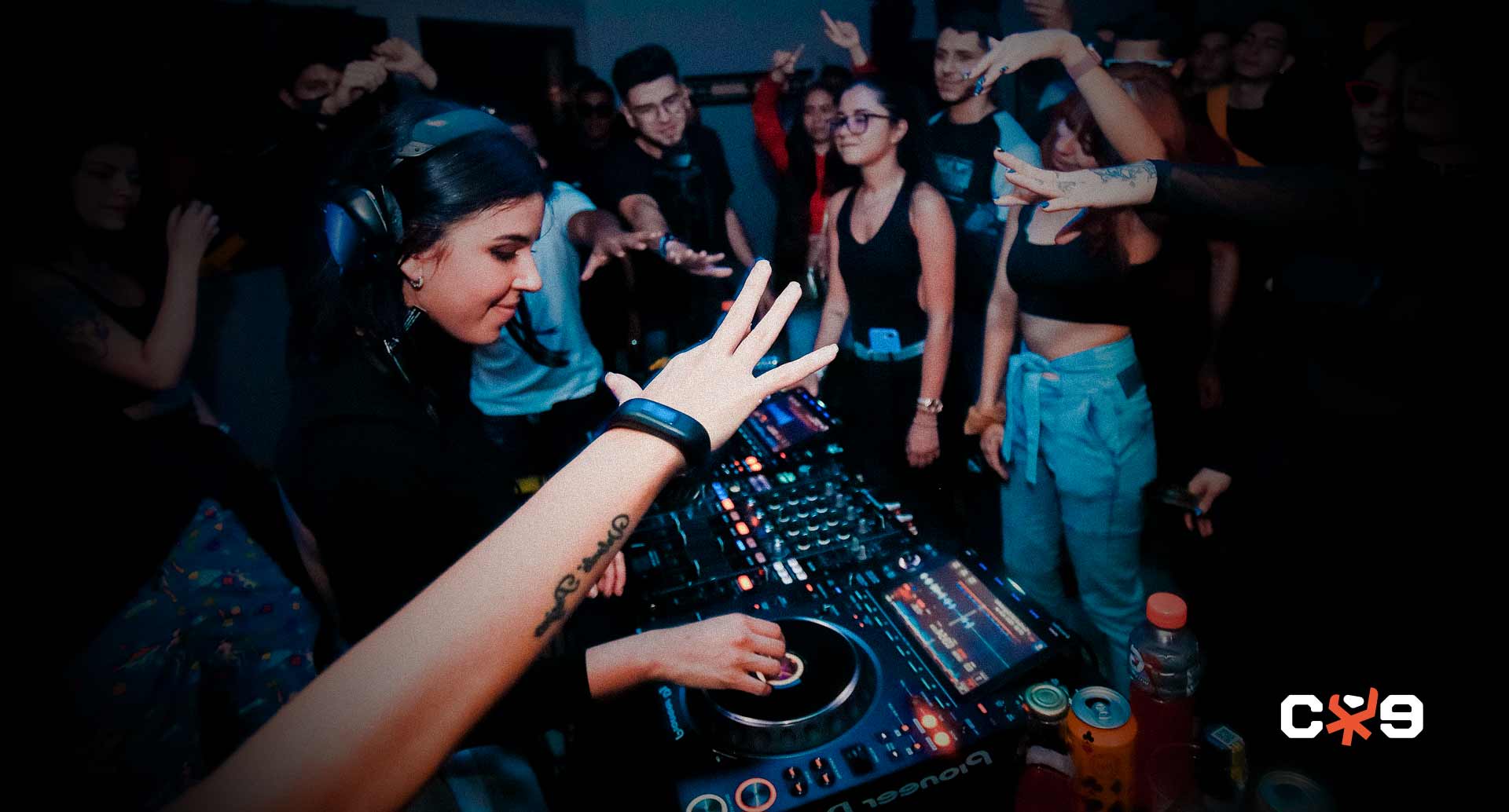 Keith Barrera, una dj enérgica, contundente e inolvidable